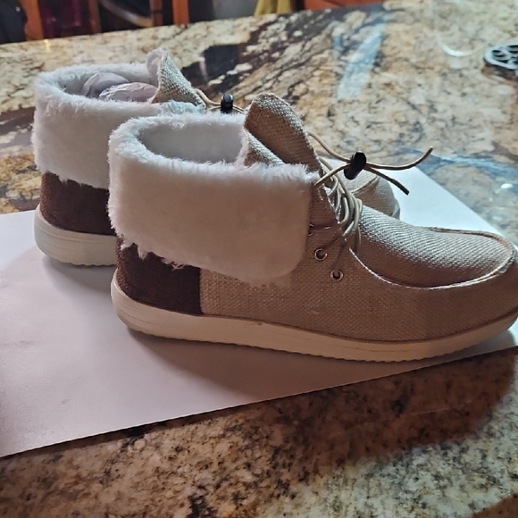 Outwoods | Shoes | Outwoods Tan And White Furlined Boots | Poshmark
